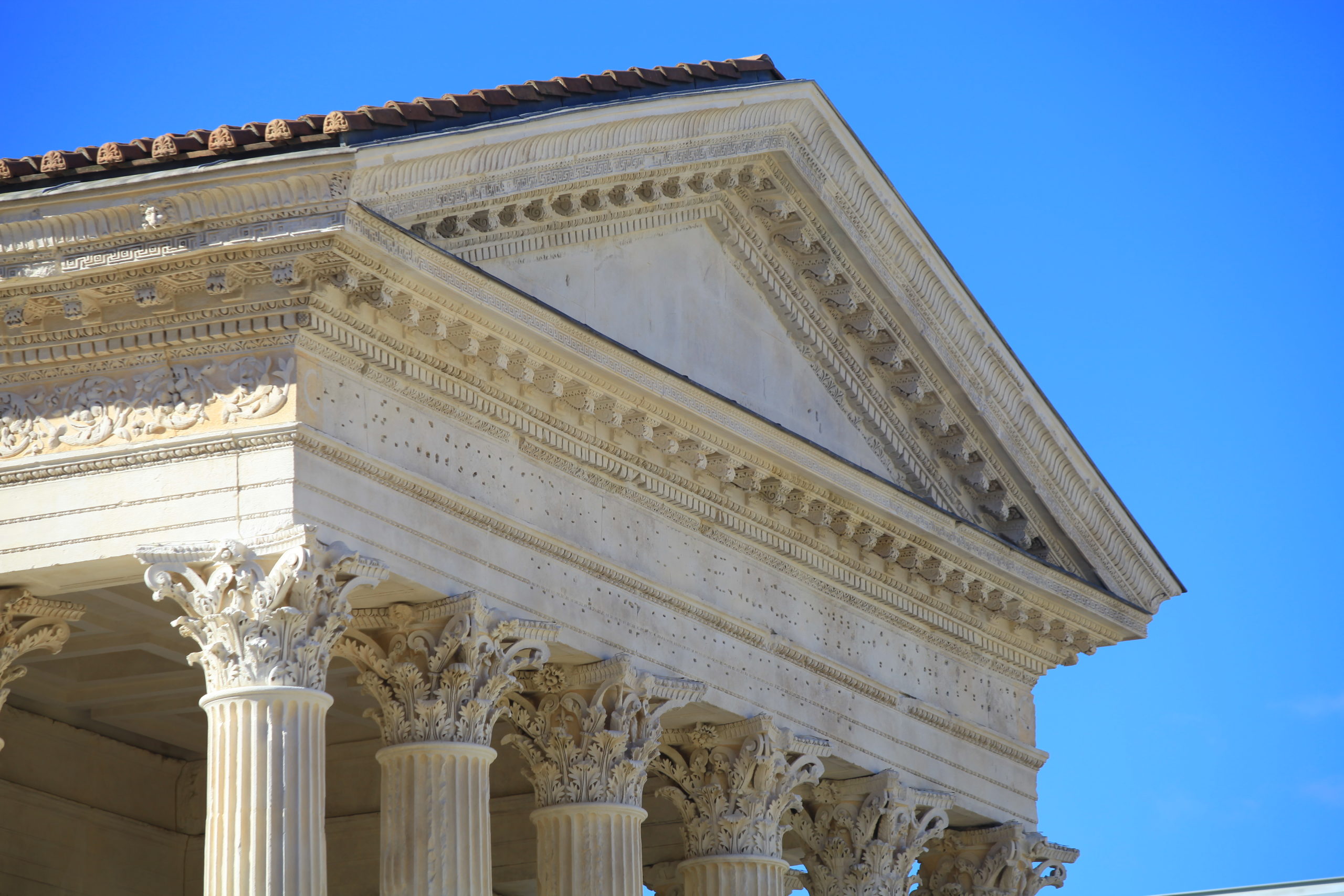 Maison Carrée à Nîmes - Temple antique romain en Provence