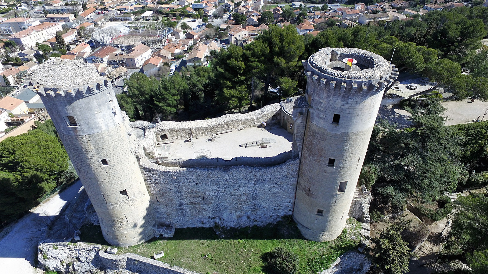 Châteaurenard – The fortress of the Counts of Provence - Bienvenue en ...